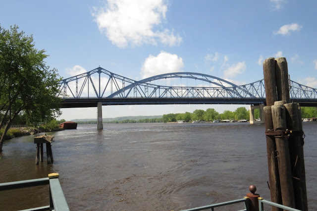 Nomadic Newfies: DayTrip to Historic Downtown La Crosse