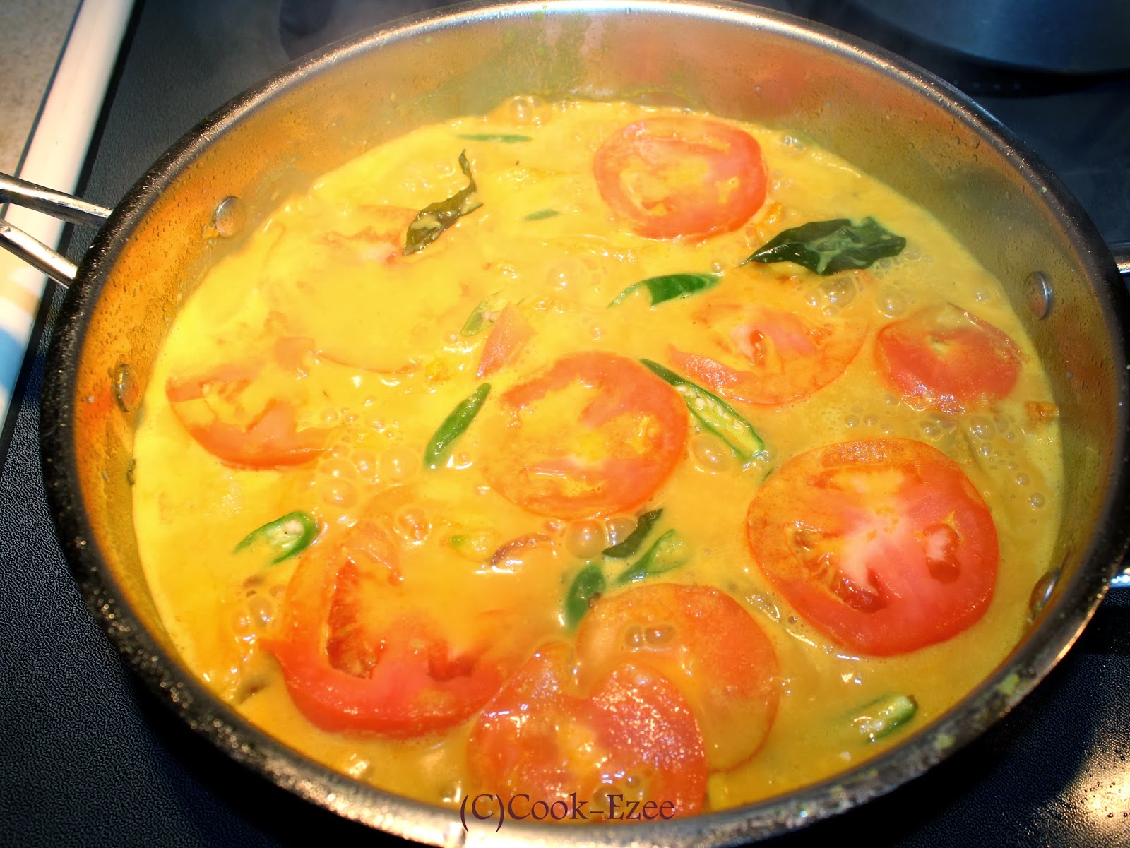 COOK-EZEE: Kerala Fish Molee / Kerala Meen Molee (Meen Moilee)