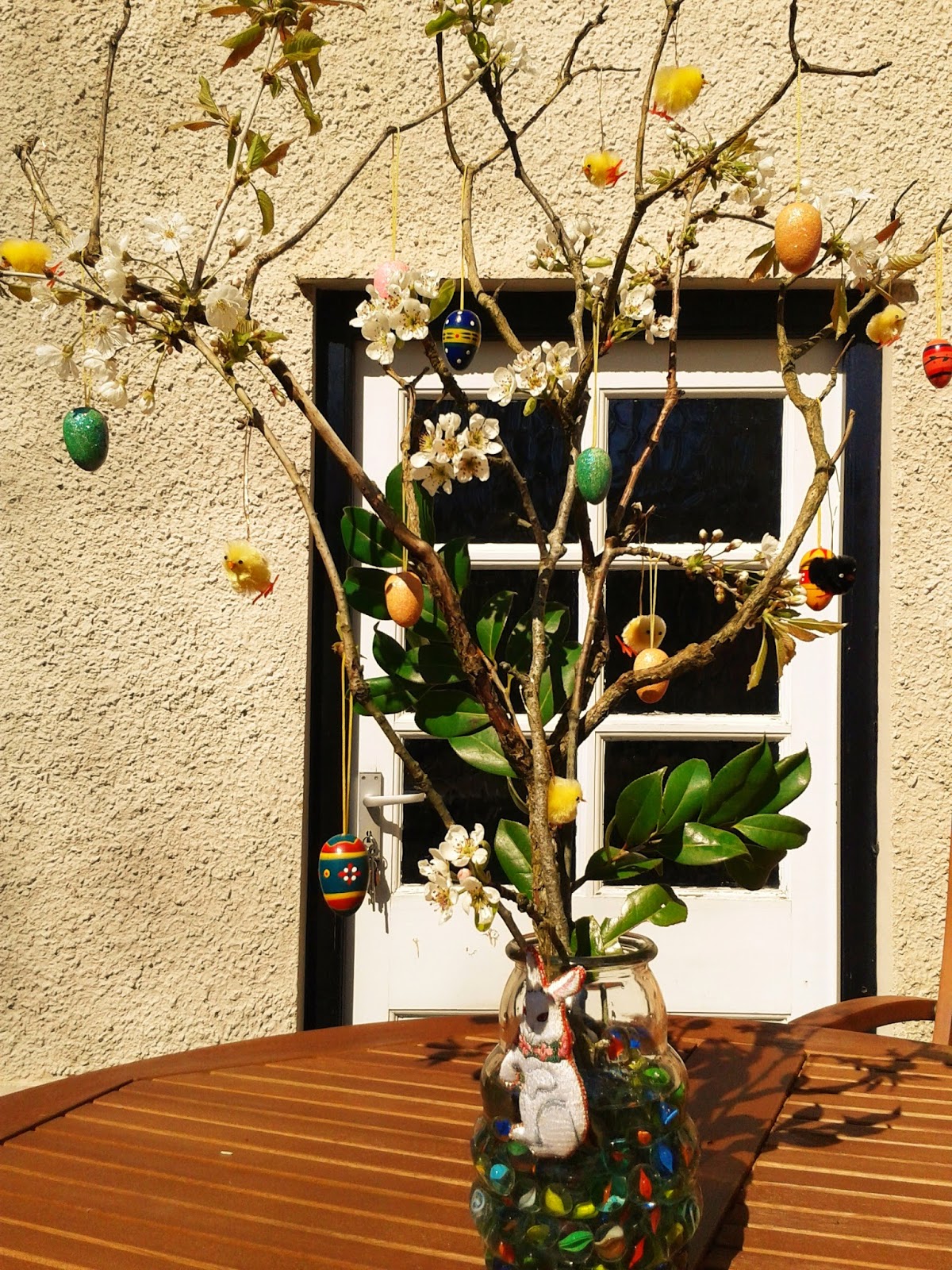 Anna Louise at Home: Decorated twig tree