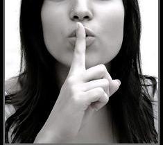 EN BOCA DEL DISCRETO, LO PÚBLICO ES SECRETO...