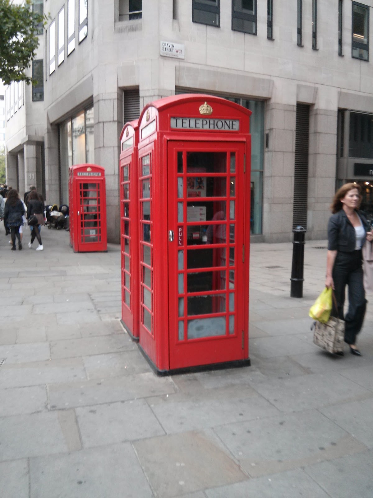 LonNY: 8. Public telephone