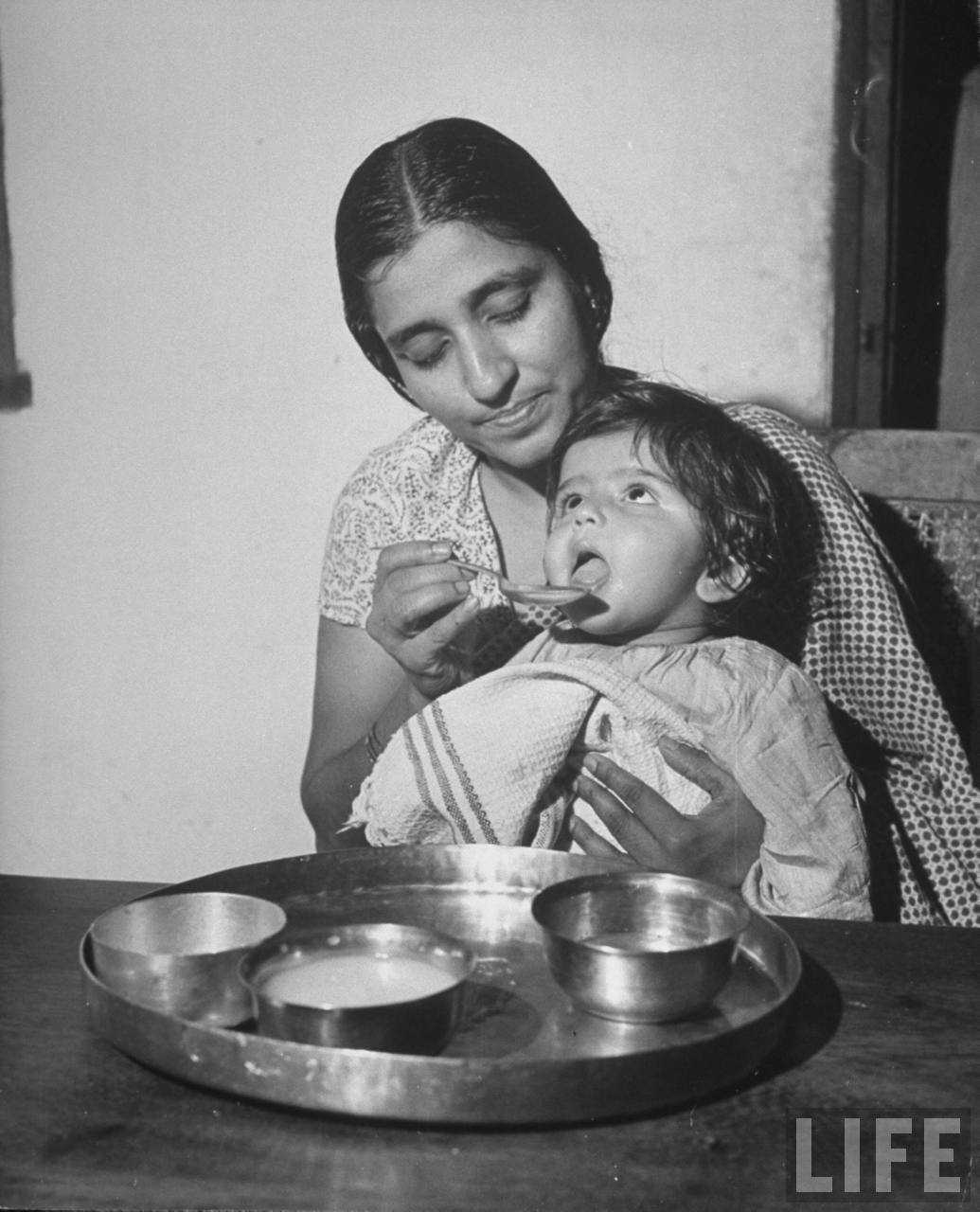 A Rare Glimpse Into Four Generations Of Mahatma Gandhi Family