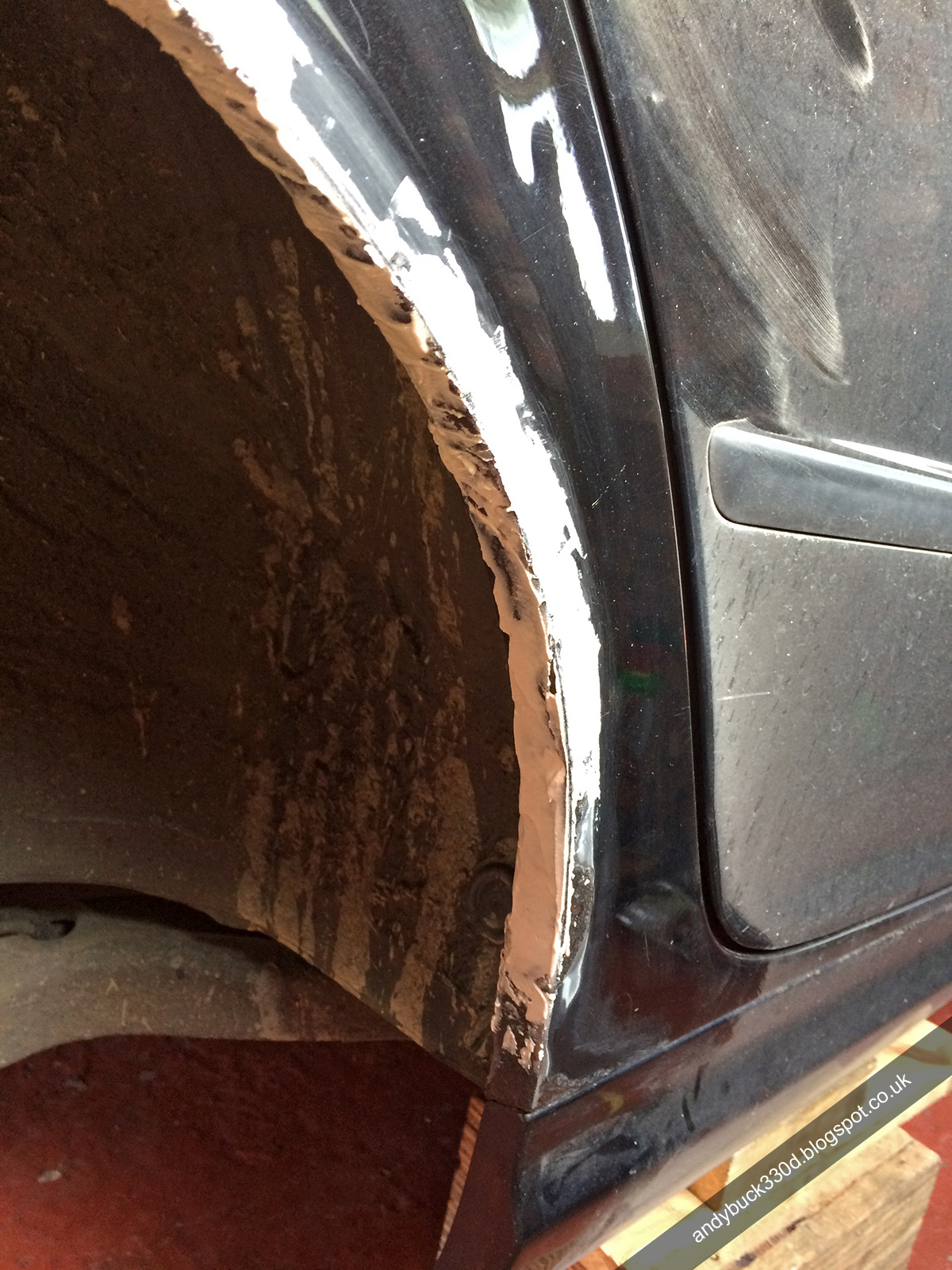 E46 Rear Wheel Arch Rust Repair and Respray [DIY]