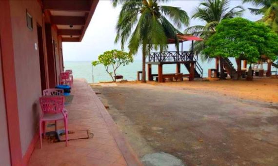 Teratak Rehat Atie Ira Chalet D'Pantai Pengkalan Balak Melaka.