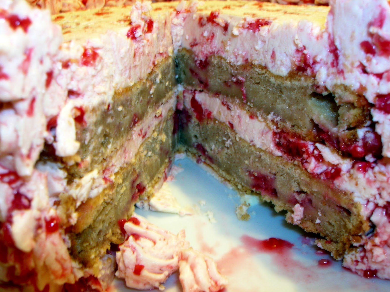 Cake Of The Week: Cinnamon Raspberry Cake