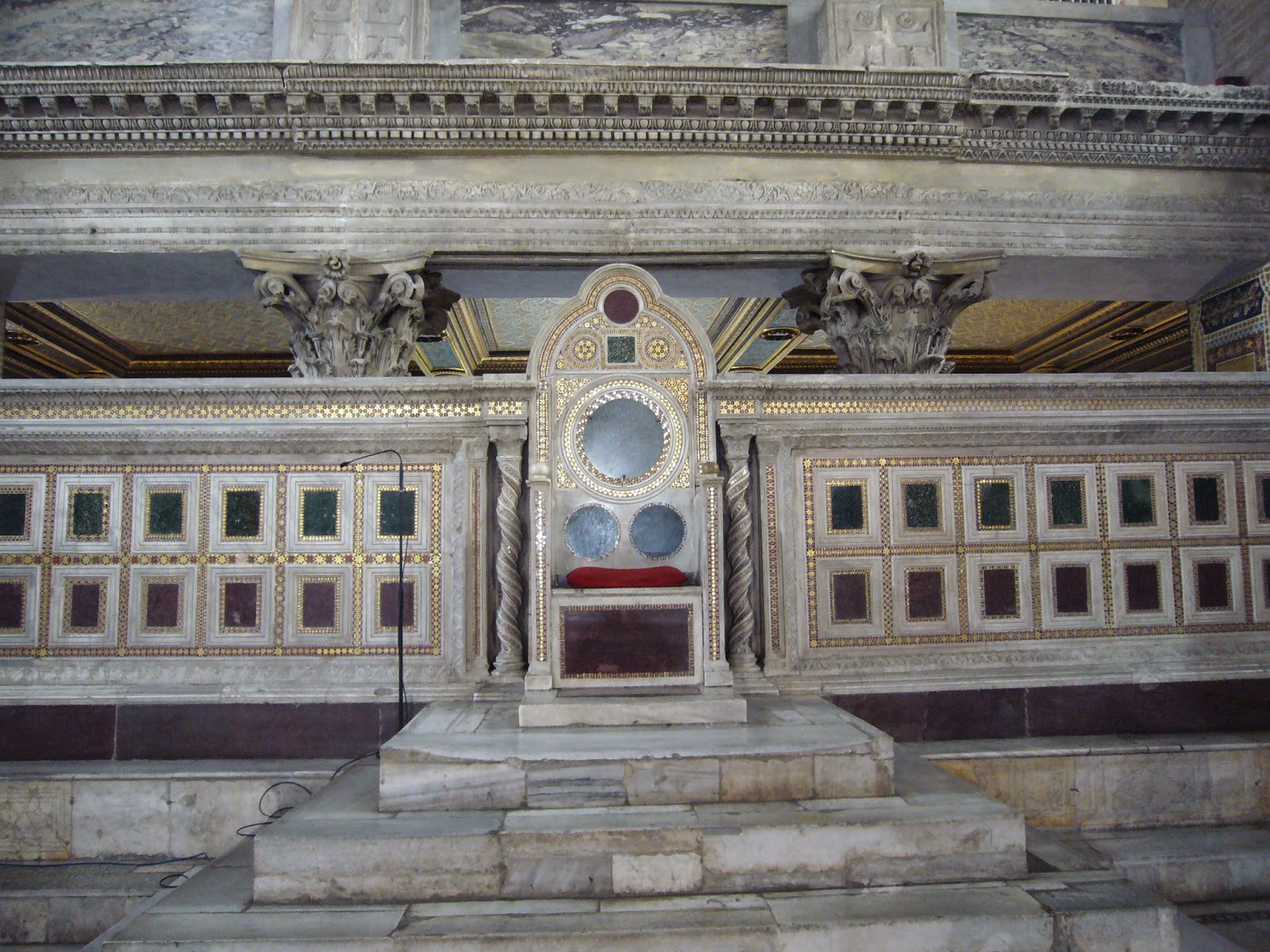 Lugares Sacros: Reliquias de san Esteban en San Lorenzo Extramuros de Roma