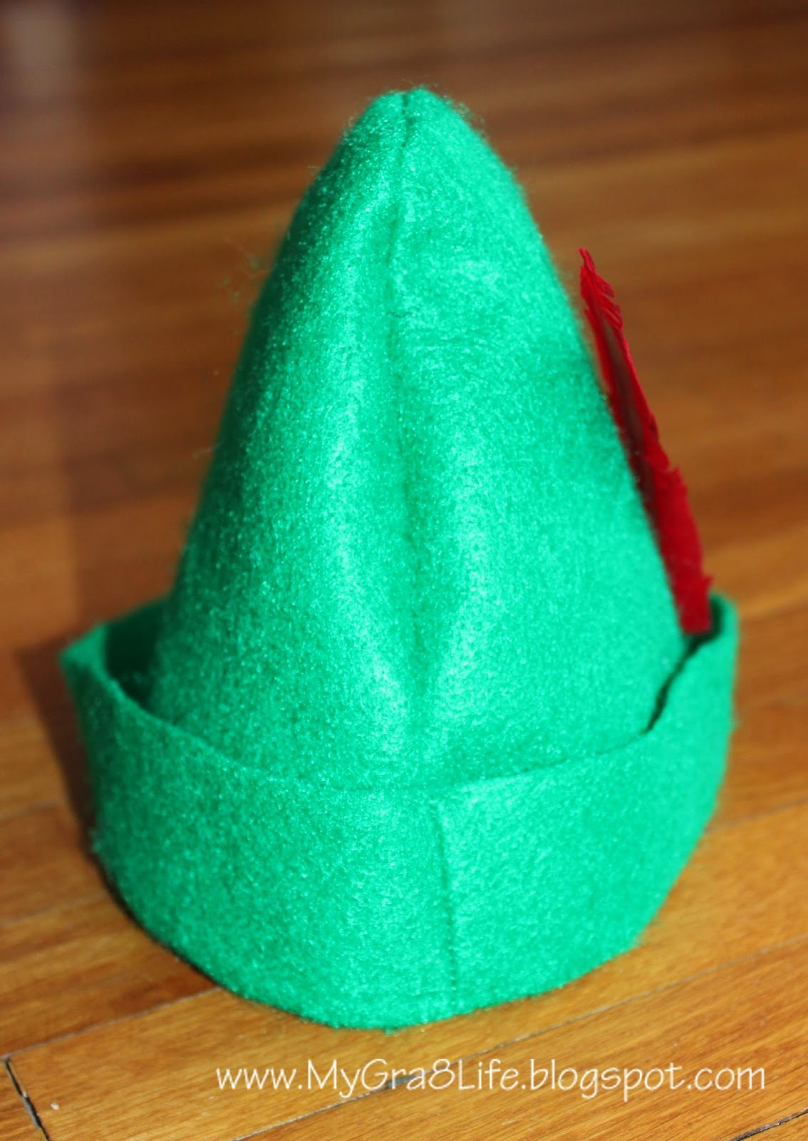 My Gra 8 Life: Tinkerbell Party - DIY Peter Pan Hats & Pirate Swords