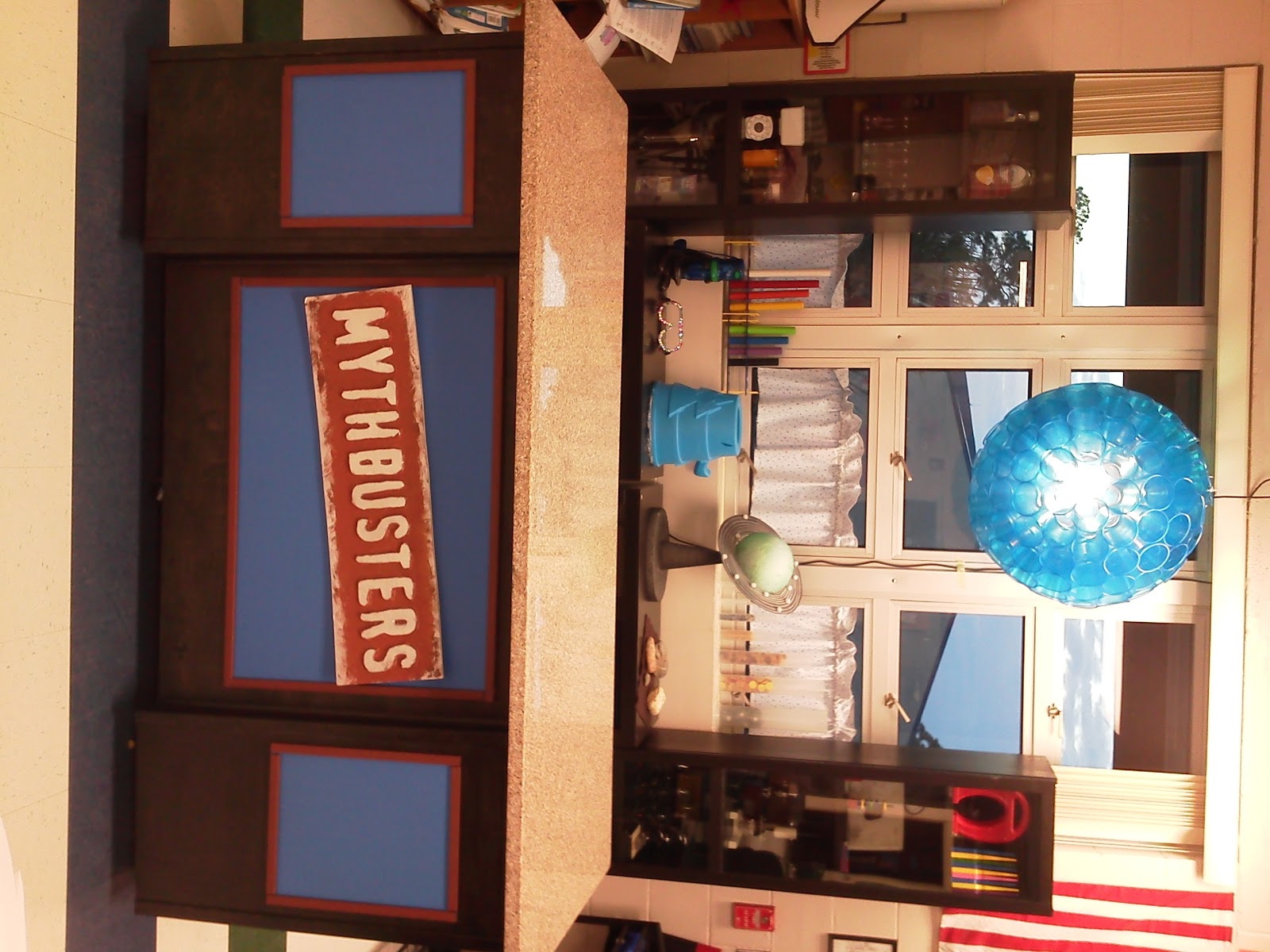 The World Inside My Head: My Classroom: New MythBusters Science Lab!