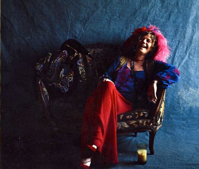 Candid Behind the Scenes Photos of Janis Joplin During the Photoshoot ...