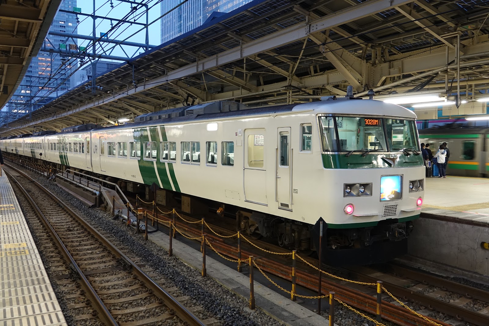 Blair's 鐵道攝影: JR東日本 E655系 皇室列車專用車(御召列車 お召し列車) 和 なごみ