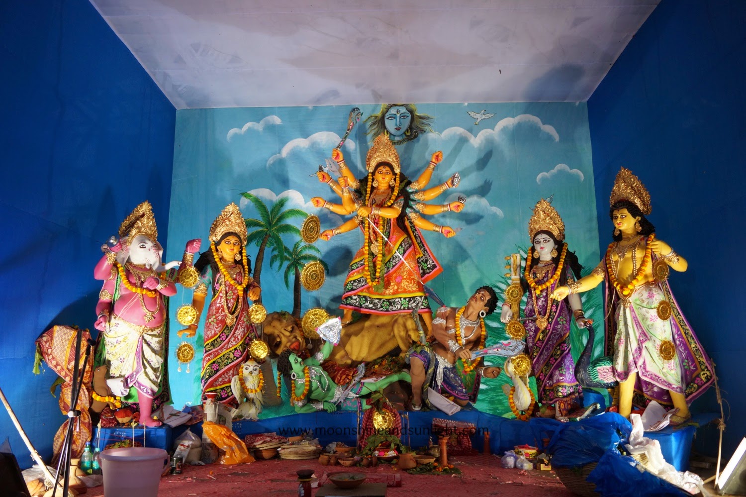 Durga puja pandal hopping in the city of joy Kolkata 2014 - Indian ...