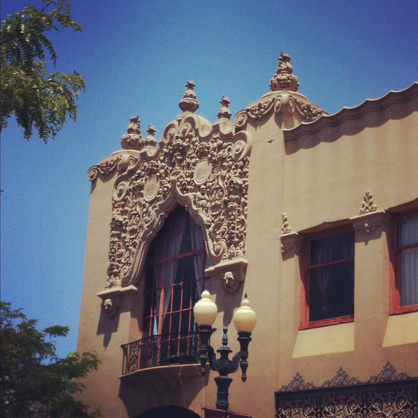 OUTLETTINGS: Patchwork Santa Ana