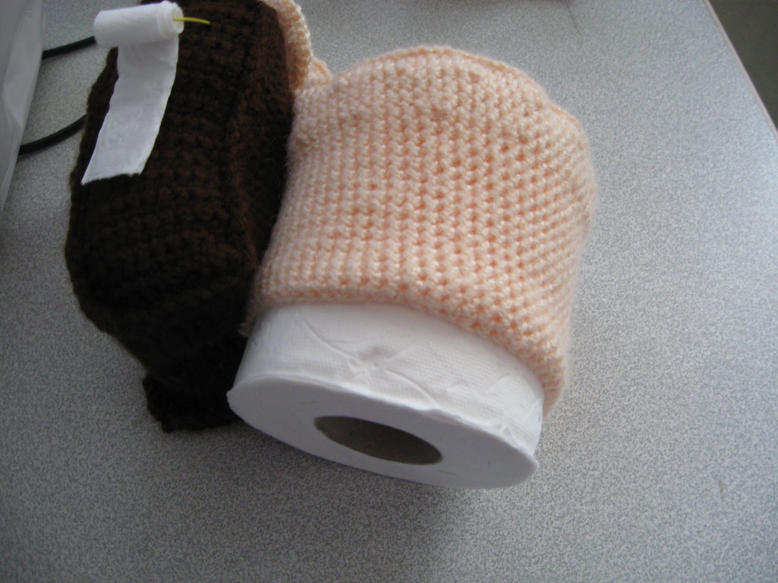 CookingNeedles: Crochet Toilet Paper Roll Cover