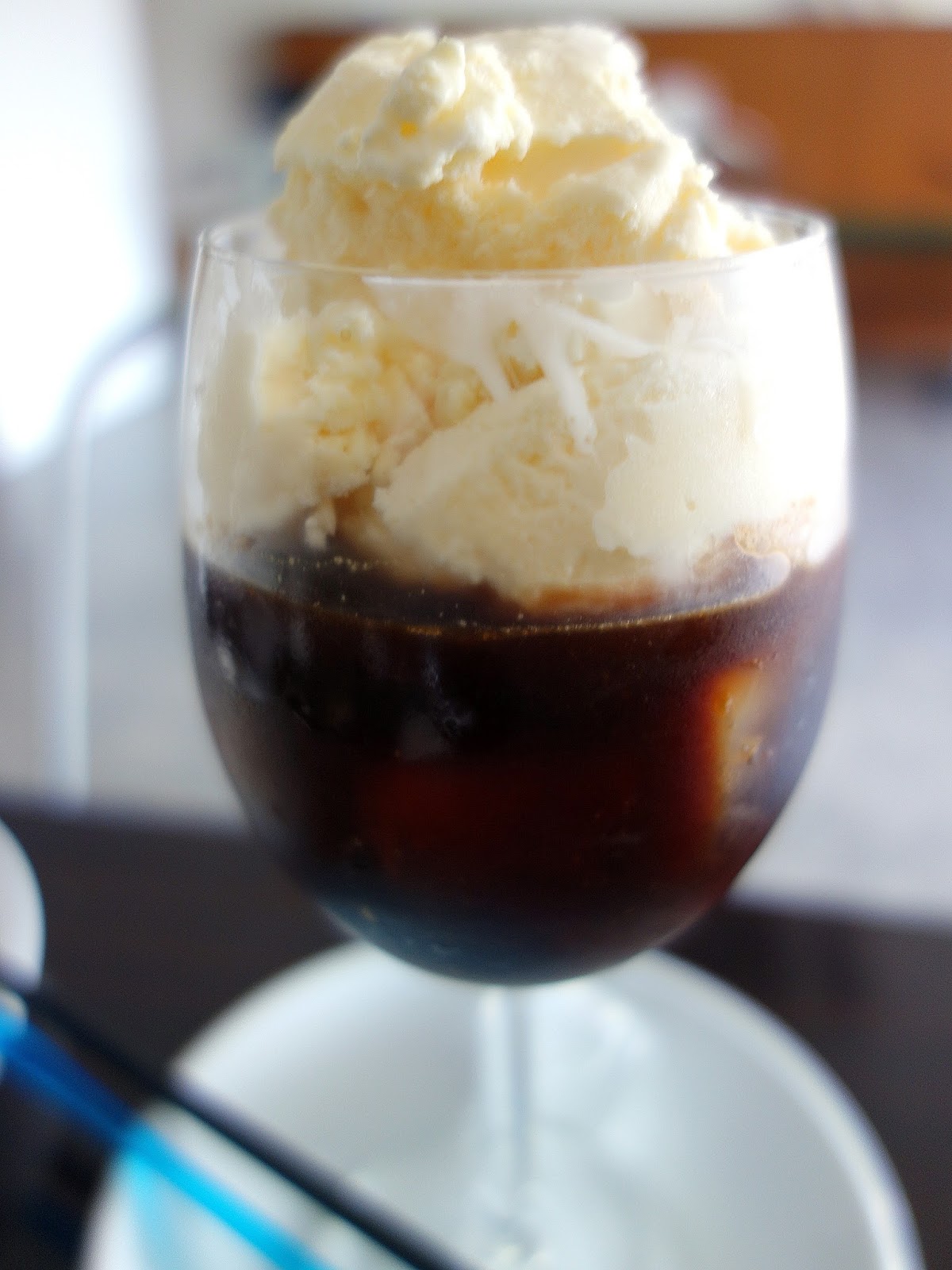 Americano crowned with ice cream (RM10), an alternative to affogatos ...