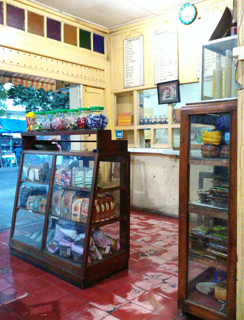 Mampir ke Toko Jamu Ginggang di Yogyakarta | Bandung Diary