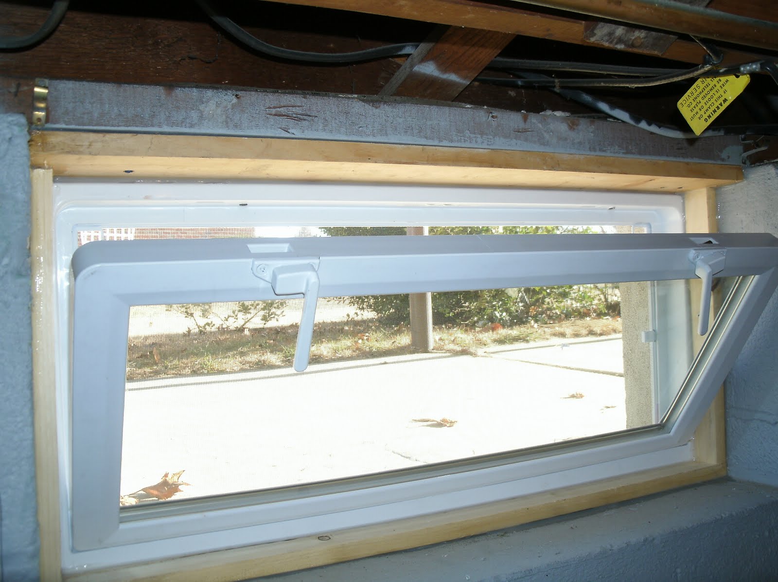 21 Awesome Basement Hopper Windows - basement tips