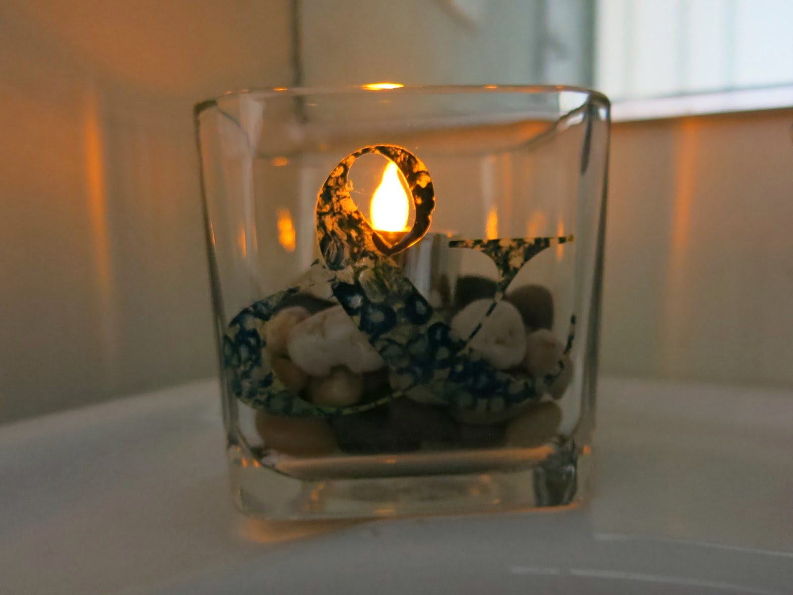 Nerd Craft Librarian: Pointillism Vase