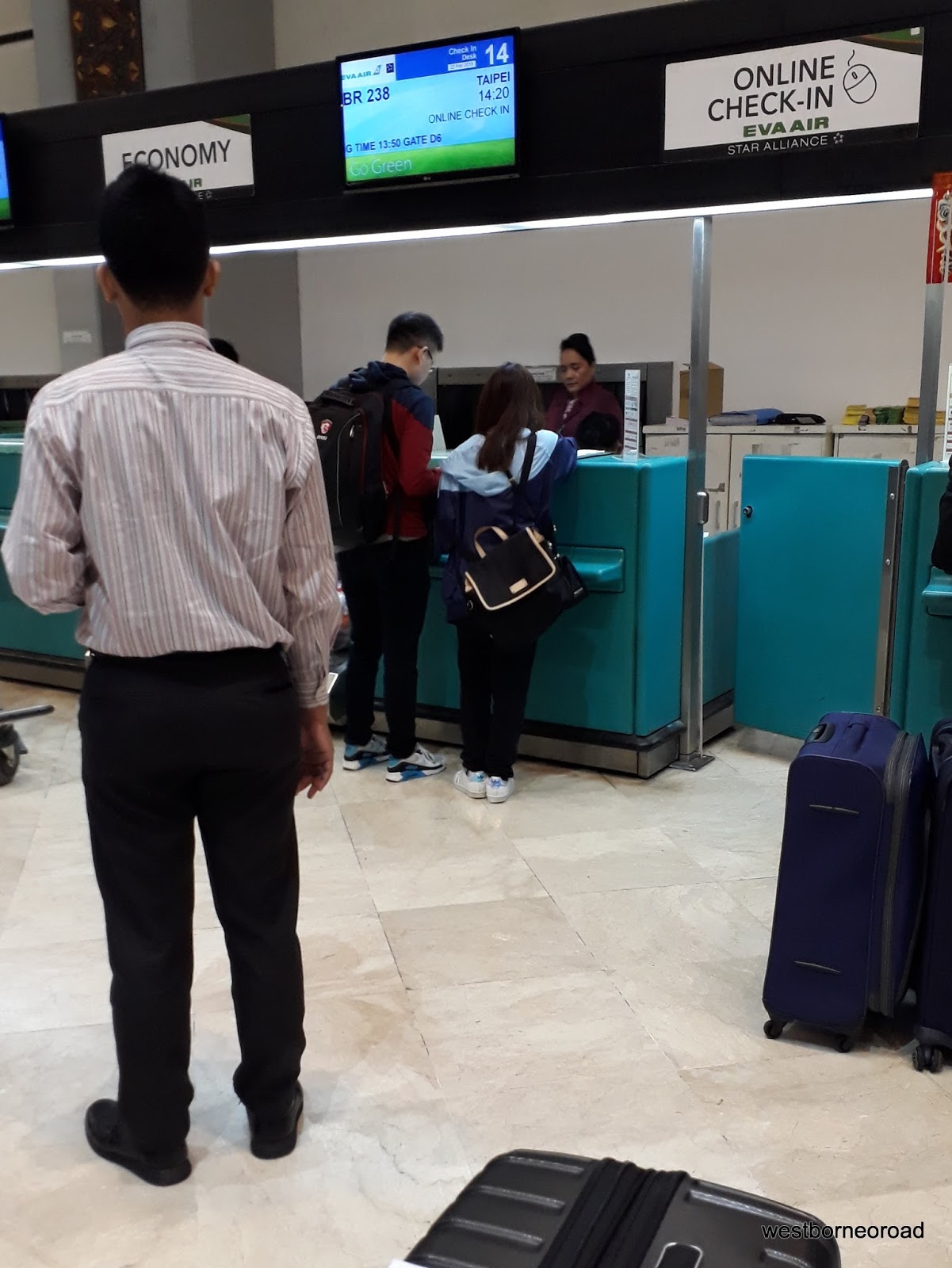 Pengalaman Terbang dengan EVA Air Airbus A330-300 ke Taipei, Taiwan ...