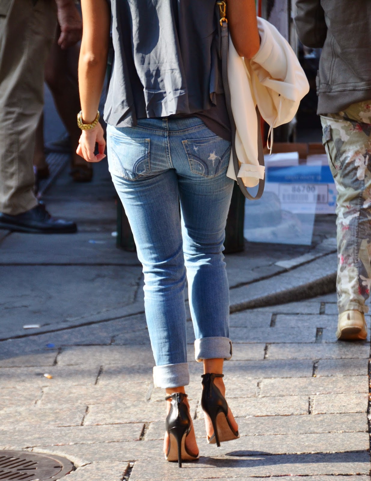 Waist Down Test Proves RIGHT Yet Again... | Unic Fashion