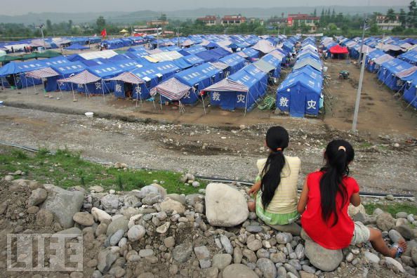 Wide Urban World: Neighborhoods in semi-urban settlements