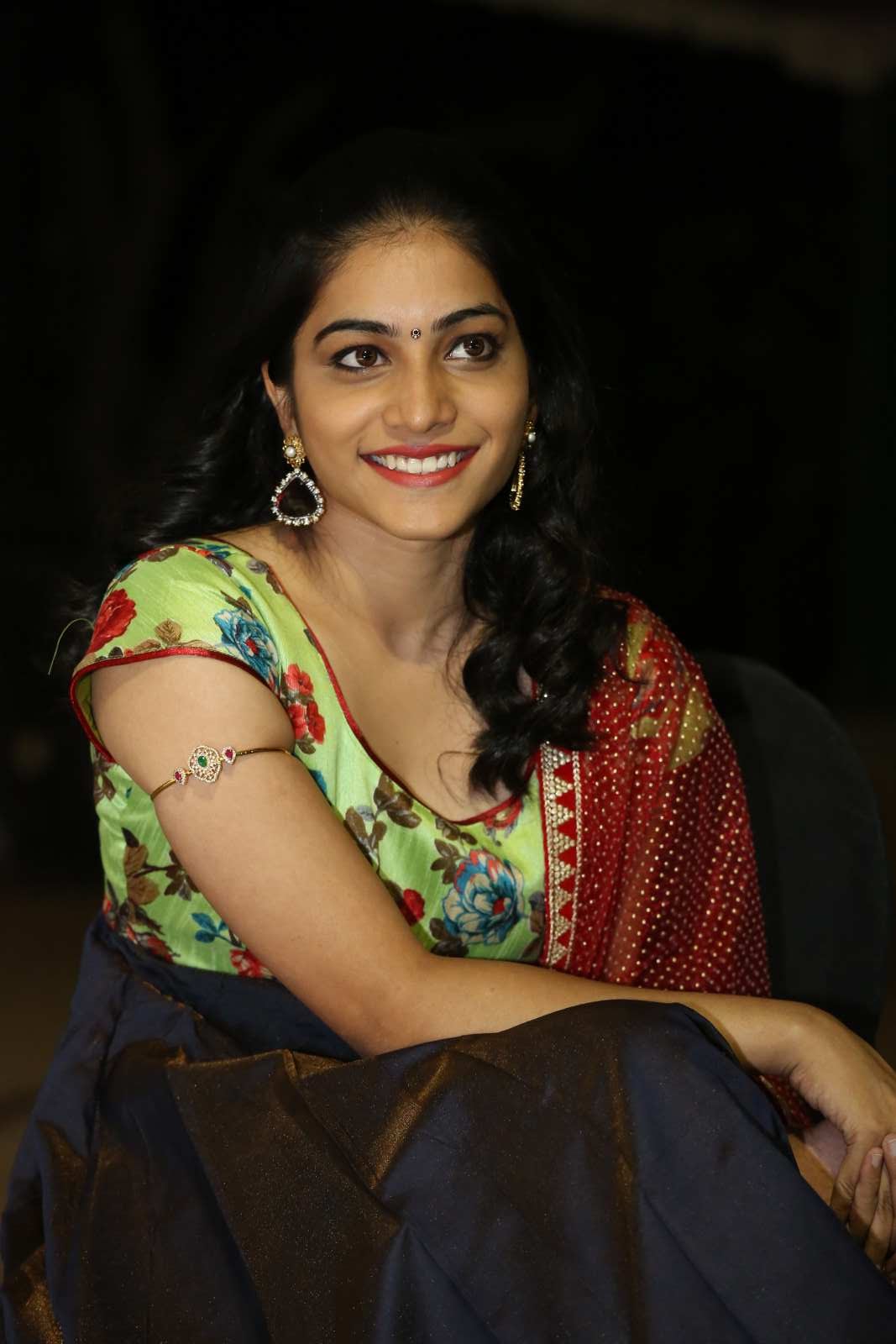 Punarnavi Bhupalam Glamorous Photos