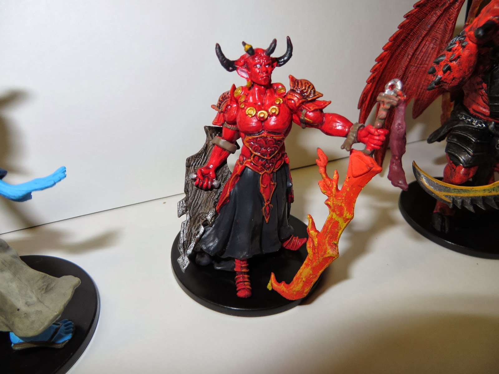 Real Minis: Pathfinder Battles wizkids Legends of Golarian in hand review