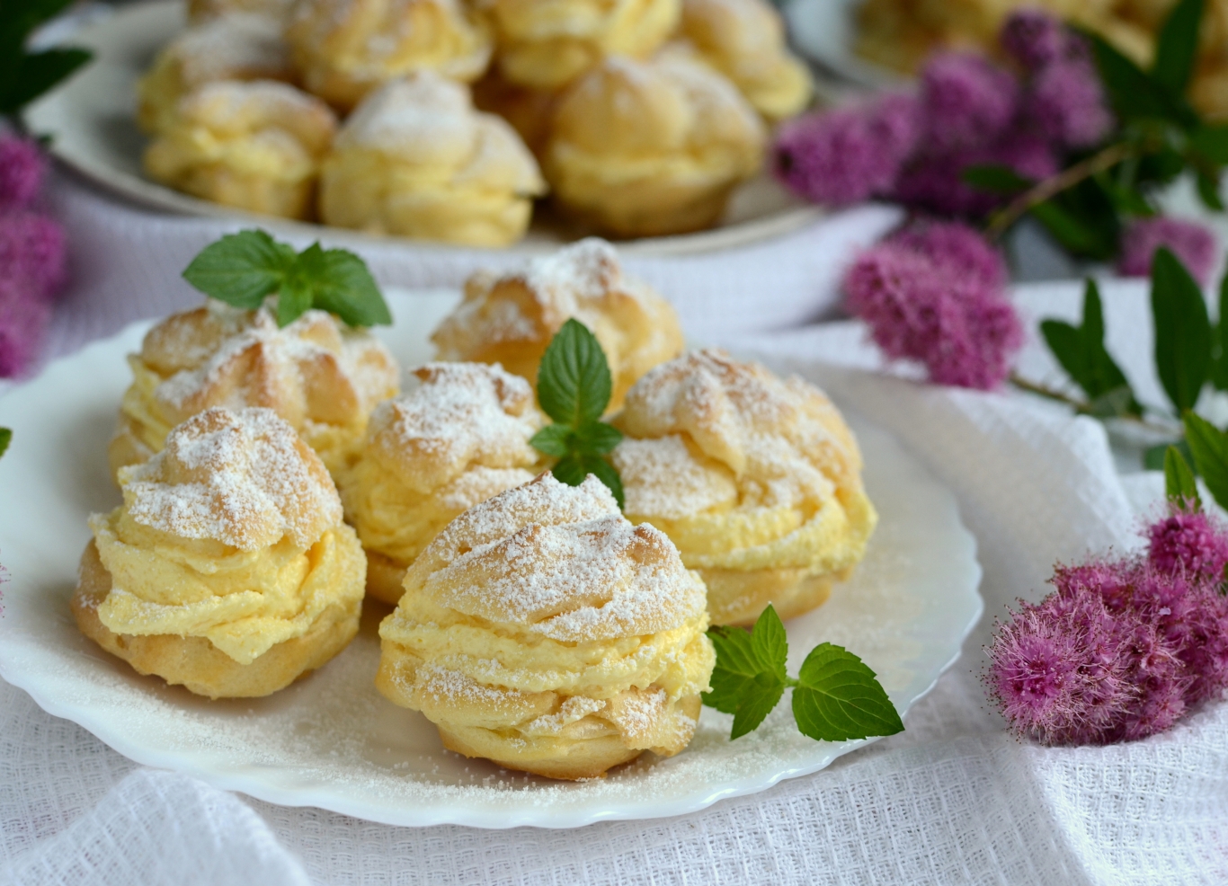 Mini ptysie z ajerkoniakiem i manną