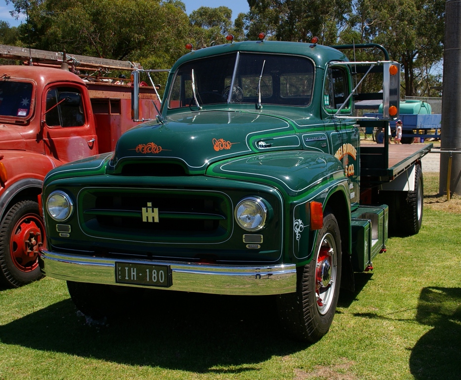 Historic Trucks: Longwarry Heritage Truck Show 2017 - Internationals ...