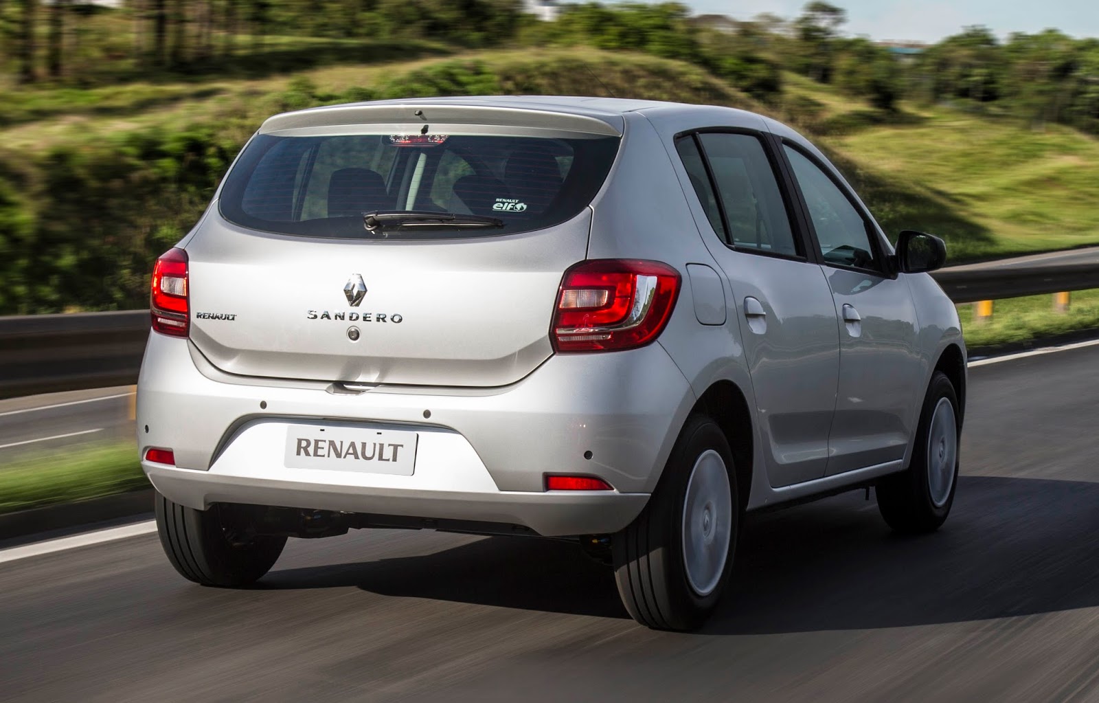 Renault lança Logan e Sandero com os novos 1.0 e 1.6 SCe