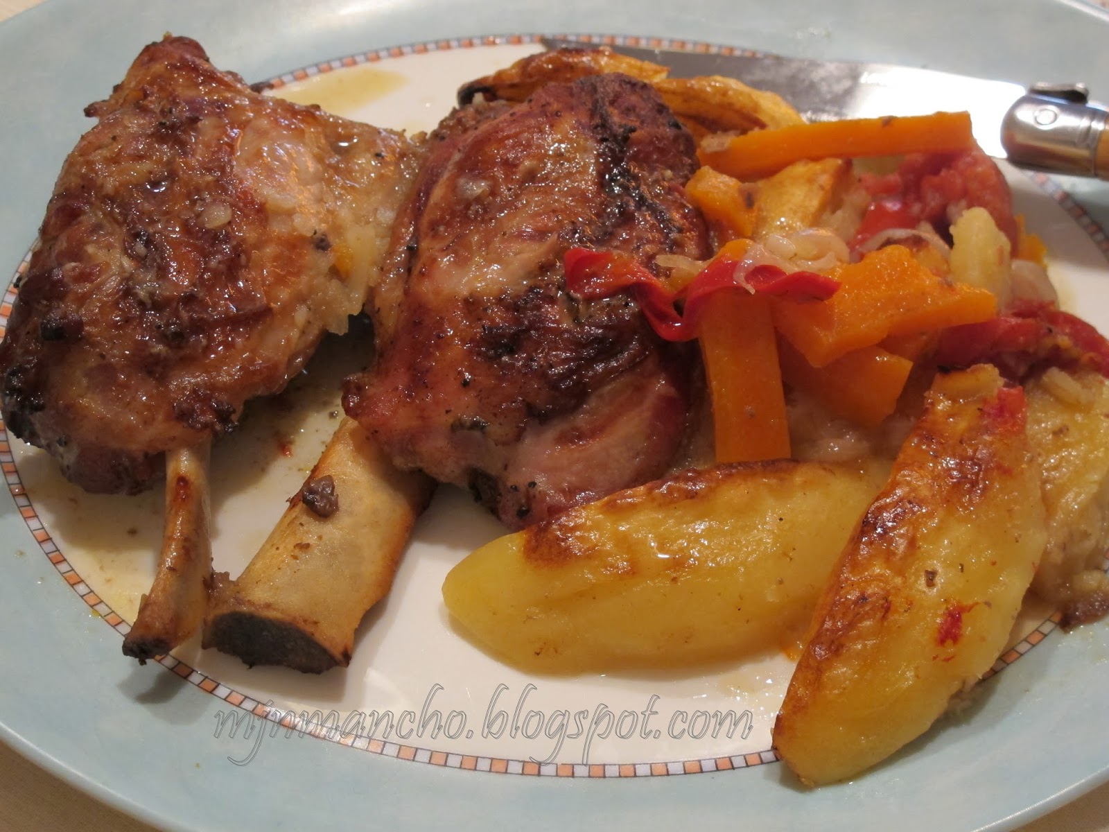 La casa de Lalaina: CODILLO DE CERDO AL HORNO CON VERDURAS.