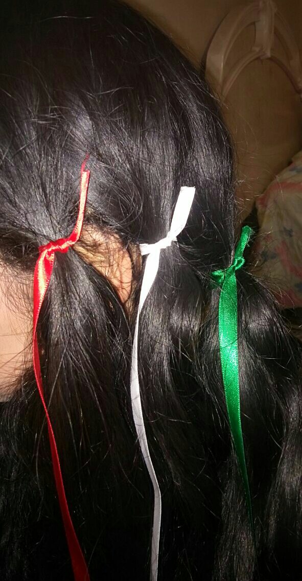 PEINADO MEXICANO: PASOS PARA HACER LA TRENZA CON LISTONES TRICOLOR