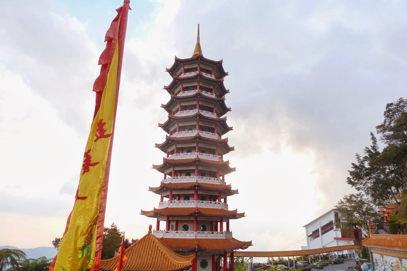 Kee Hua Chee Live!: CHIN SWEE TEMPLE IS GENTING GROUP'S HOMAGE TO THE ...