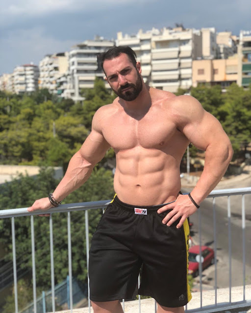 Muscle Lover: Greek Super-Heavyweight bodybuilder Alexis Moisidis (2)