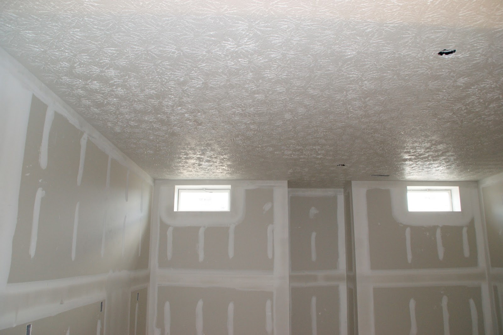 Building our Heavenly Highgrove: Day 54: Ceiling Textured & Final Drywall
