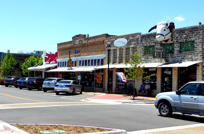 Hutto Texas USA: Snuffy's Place | Beer Joint | Dive Bar