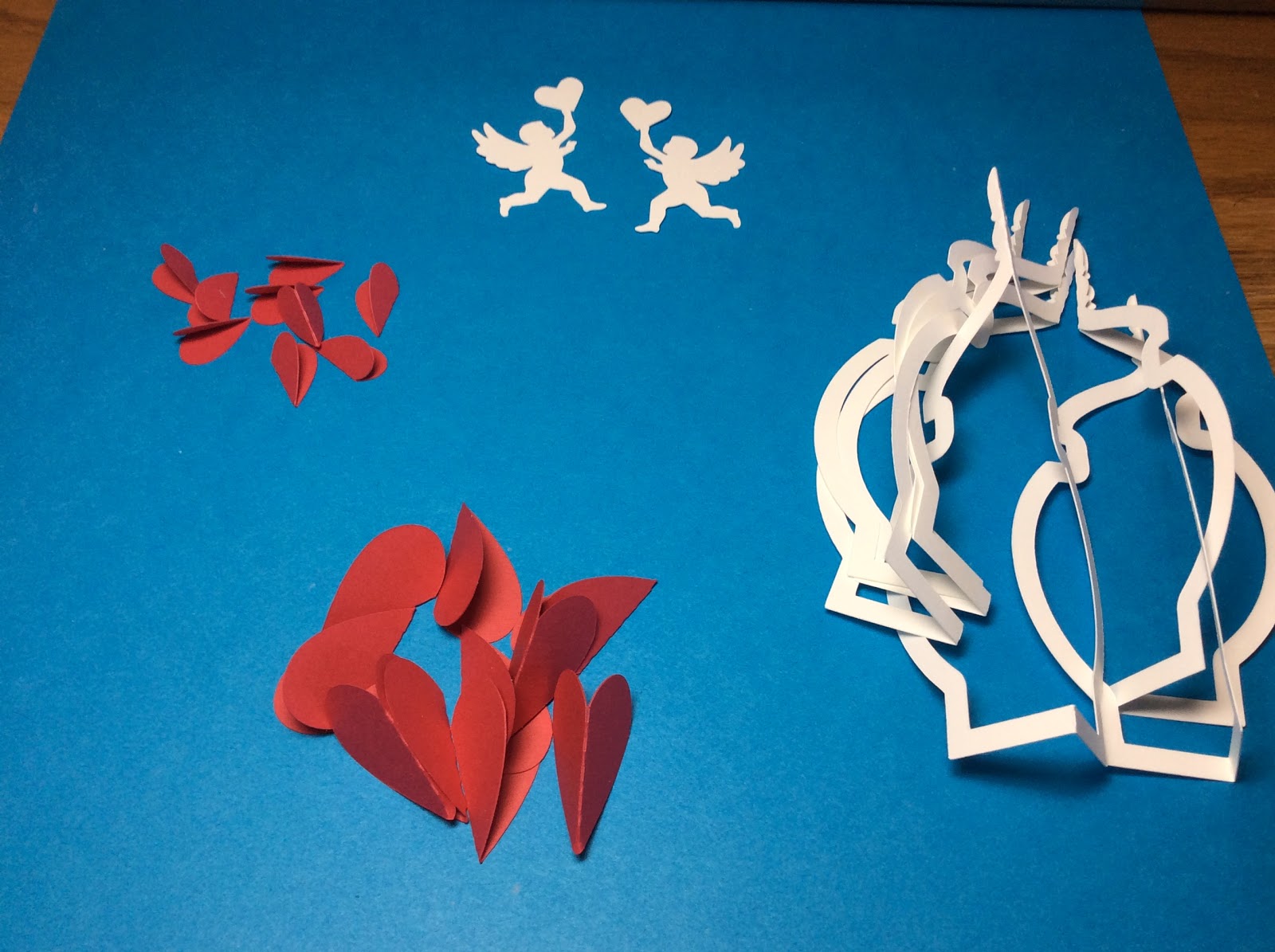 Papercrafts and other fun things: Valentine Cupid Box