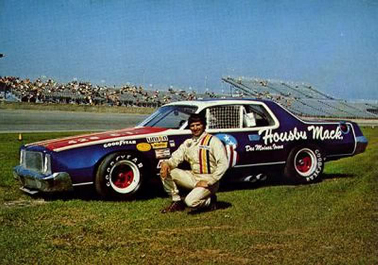 Midwest Racing Archives: 1975 - Stott edges Hartman at Milwaukee