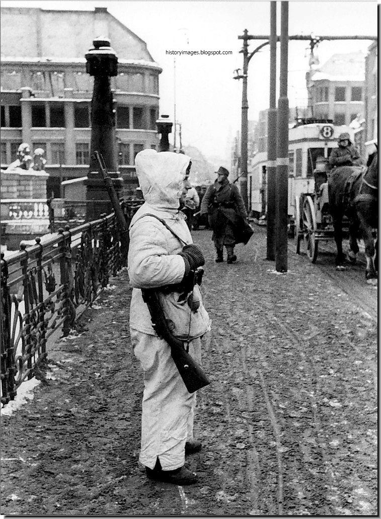 HISTORY IN IMAGES: Pictures Of War, History , WW2: 1945: The Russians ...