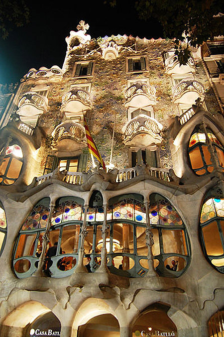 Modern Architecture Redefined: Antoni Gaudi