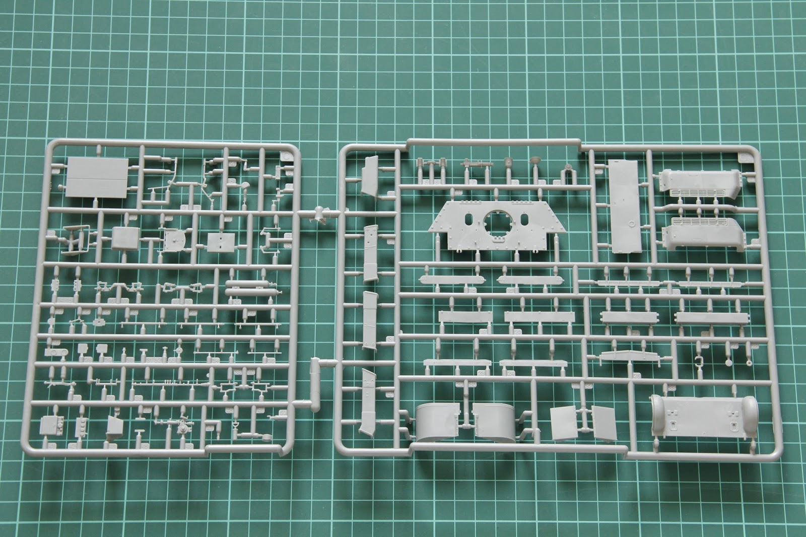 Miniart 1/35 Su-85 Mid Production Interior Kit (35187) - DetailScaleView