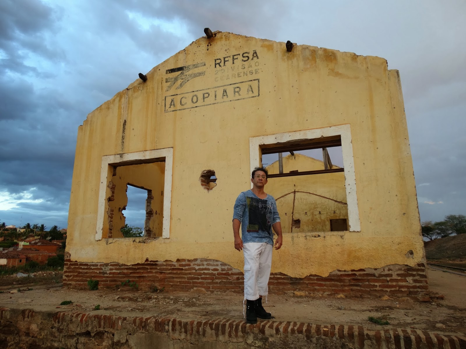 ESTAÇÃO FERROVIÁRIA DE ACOPIARA INAUGURADA EM 1910 EM RUÍNAS - PEDE ...