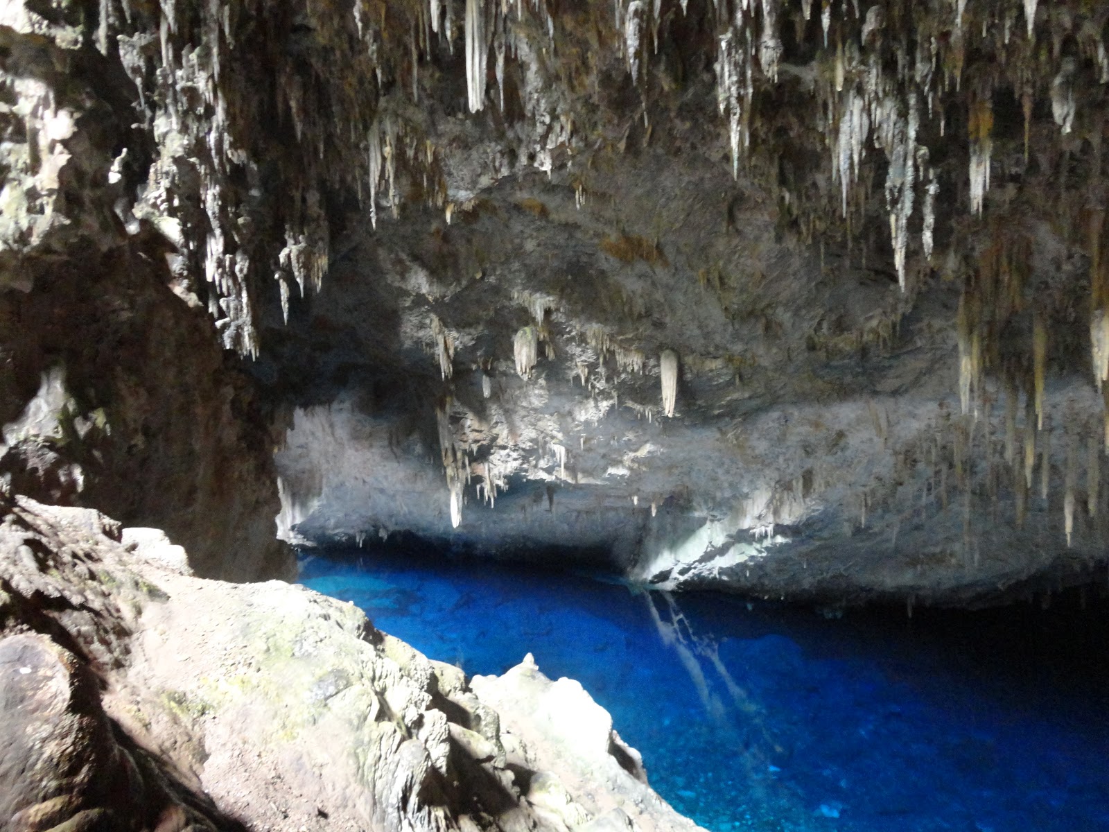 CADIKIMDICADACOISA: MISTÉRIO NA GRUTA DA LAGOA AZUL EM BONITO