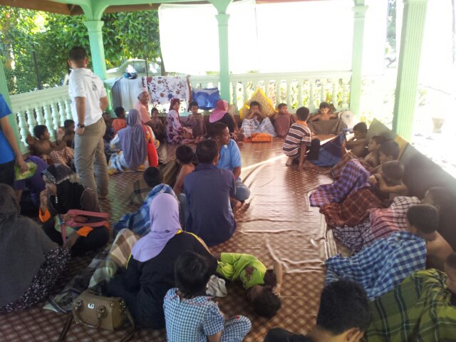 Berkhatan:Suatu tradisi: November 2015