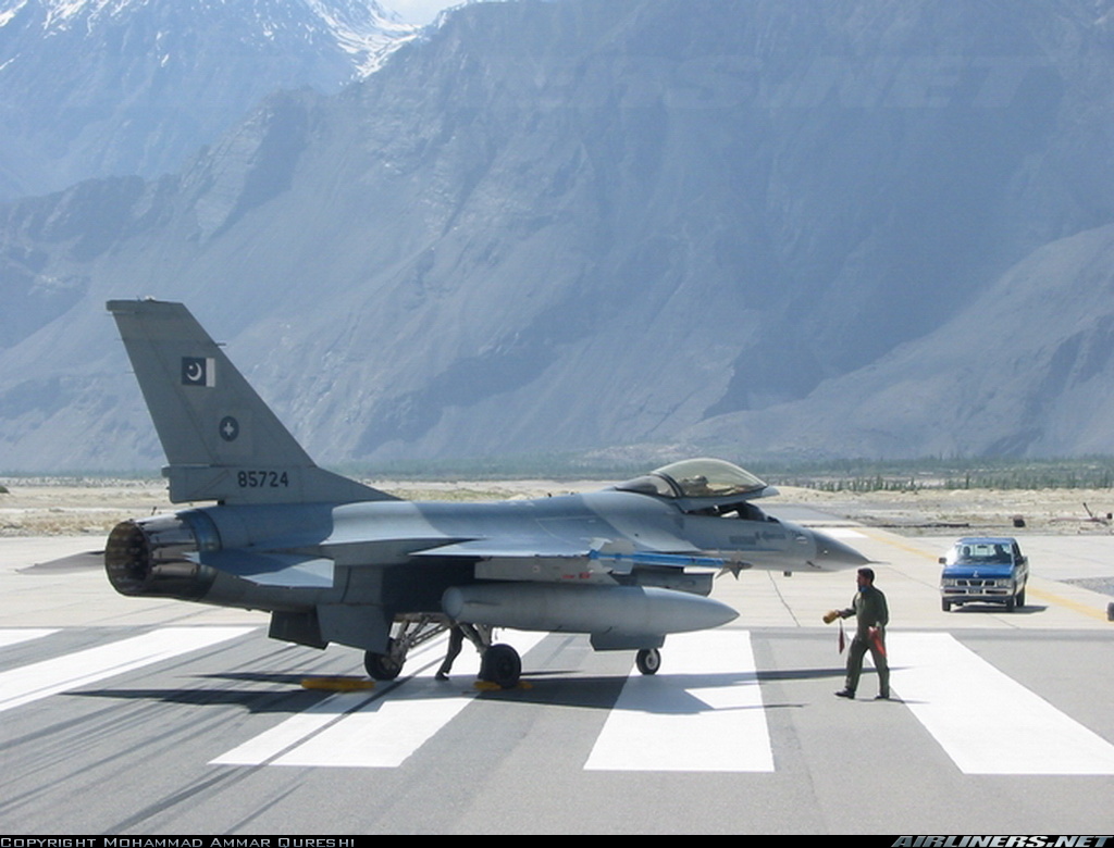 World fighters: pakistani f 16