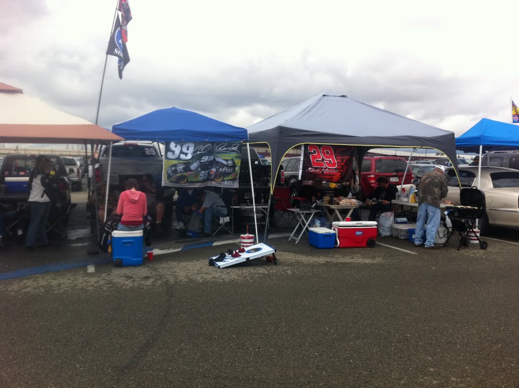 hello usa: 15. NASCAR, tailgate party