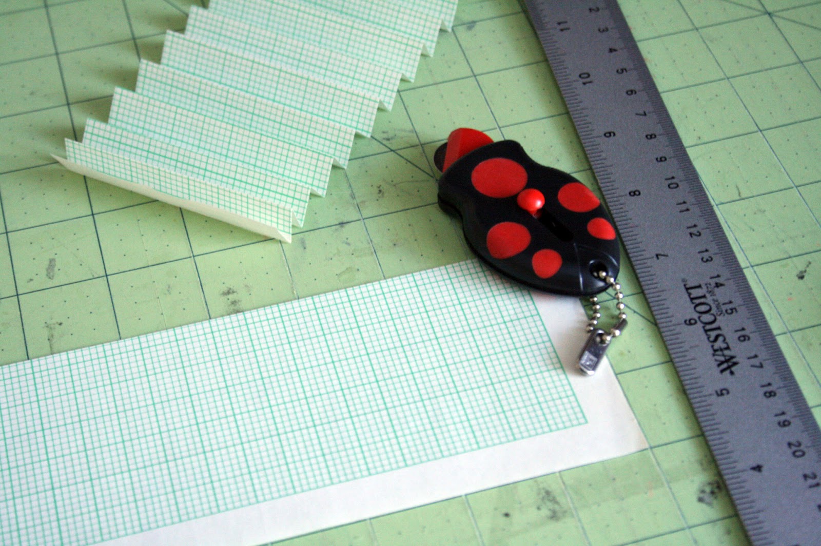 The Creative Place: DIY :: Paper Flower Wheels