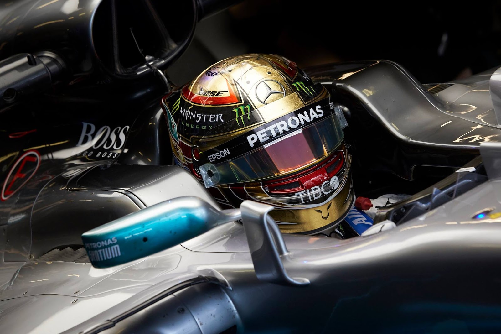 Racing Helmets Garage: Bell HP7 Carbon L.Hamilton Abu Dhabi 2017