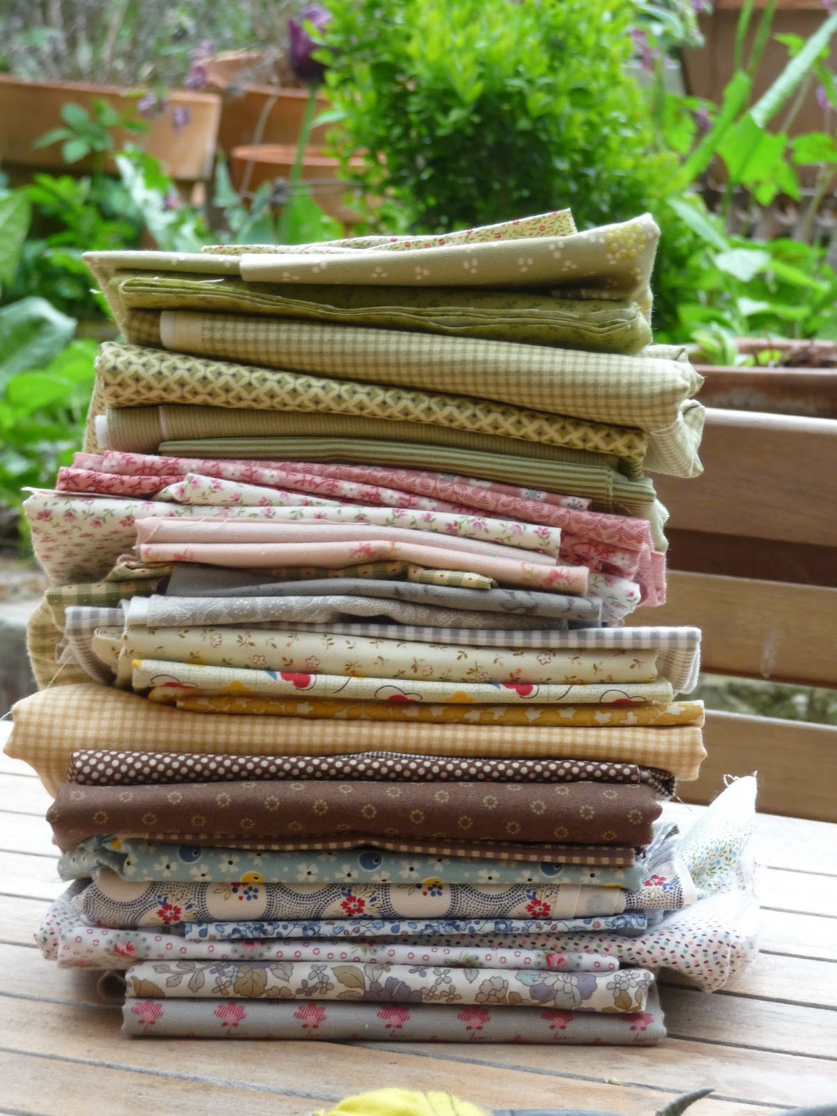 PlainStitch: Cottage Garden ClamShell Quilt