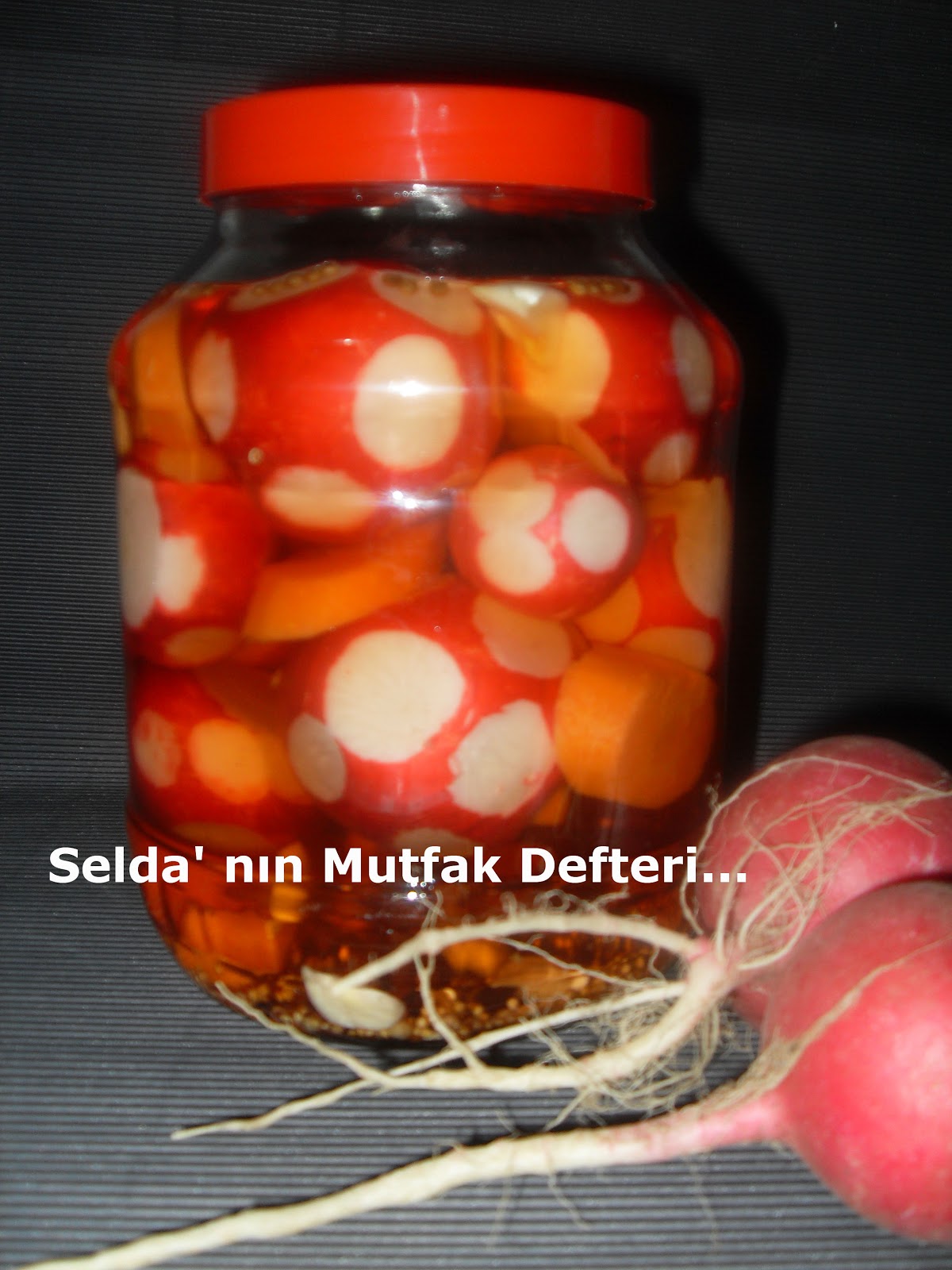 Selda' nın Mutfak Defteri...: Turp Turşusu