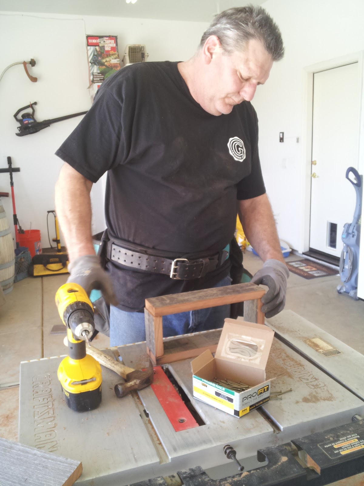 Burlap and Lace: DIY: Rustic Centerpiece Boxes
